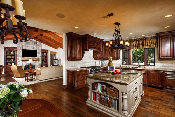 EPITOME OF SOUTHERN CALIFORNIA LIVING with Julie Howe | San Diego Premier