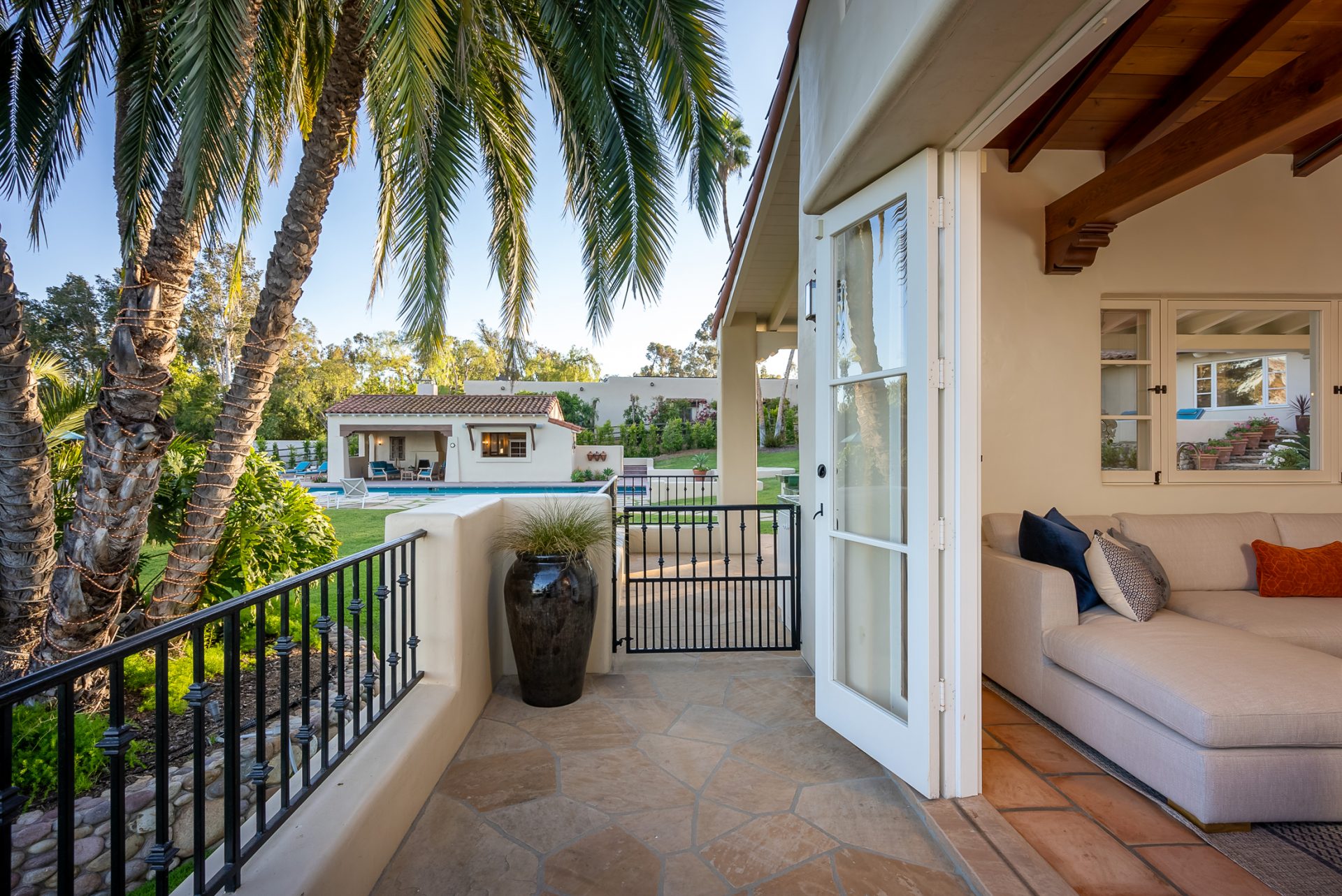 IDYLLIC SANCTUARY with Laura Barry & Jim Graves | San Diego Premier