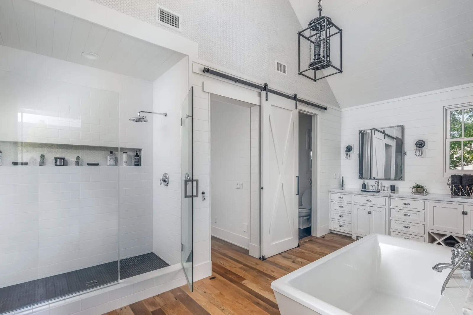 MODERN FARMHOUSE in Encinitas | San Diego Premier